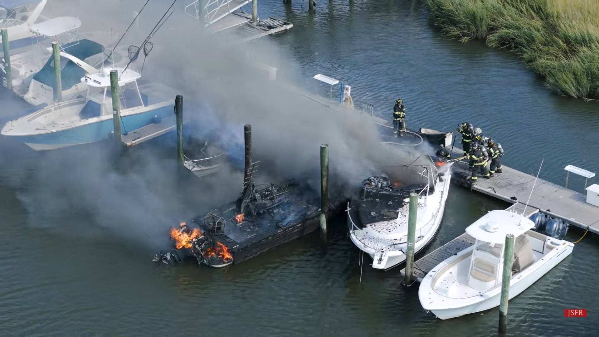 Drone video: Multiple boats on fire at New Jersey marina - Statter911