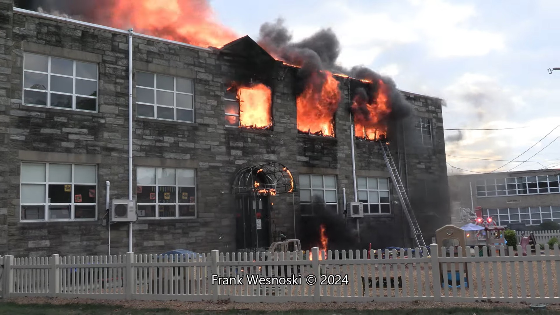 Video: Two-alarm school fire in Pennsylvania - Statter911