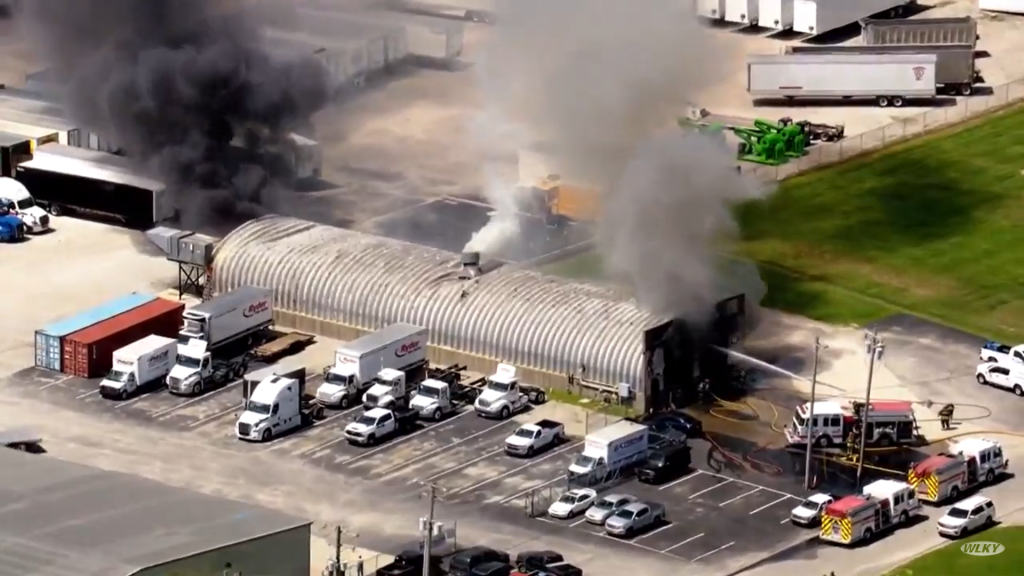 Video: Aerial view of Indiana warehouse fire - Statter911