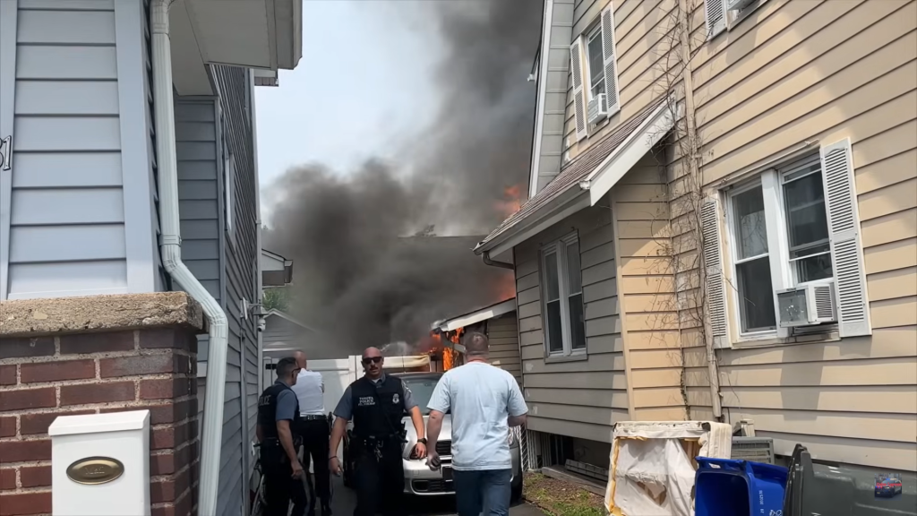 Pre-arrival video from New Jersey house fire - Statter911
